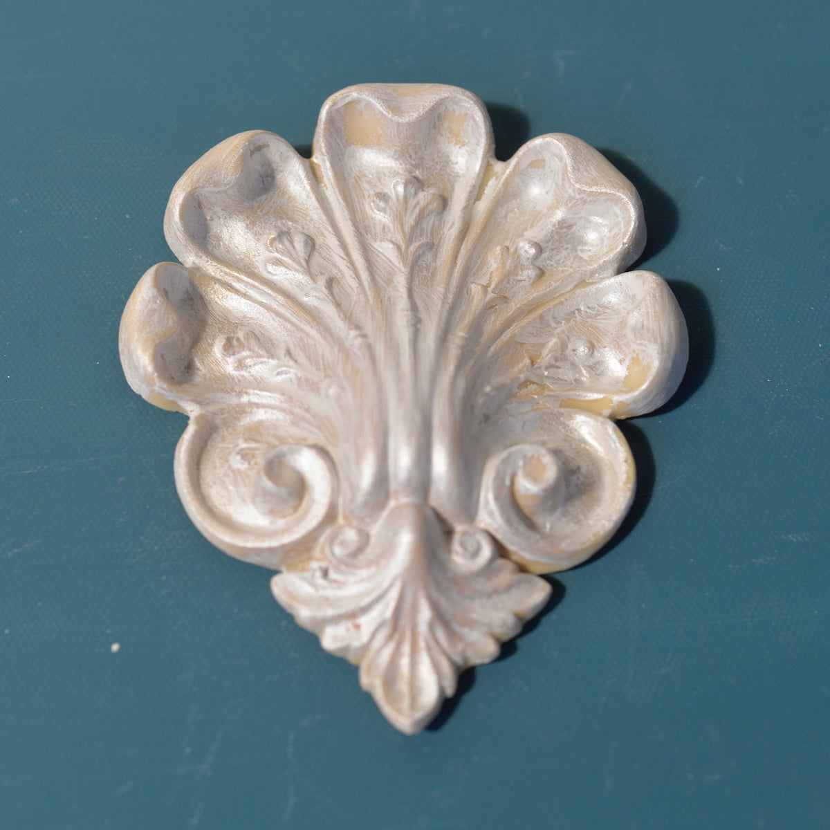 R78 – Large Roman Shell – Mishique Design